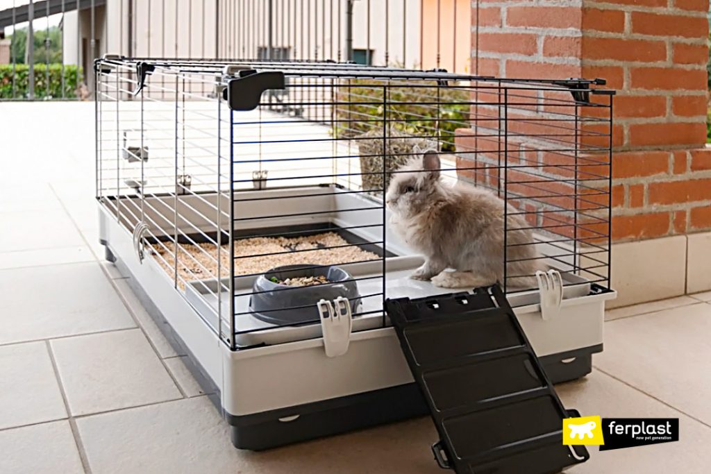 THE LARGE FERPLAST RABBIT HABITATS